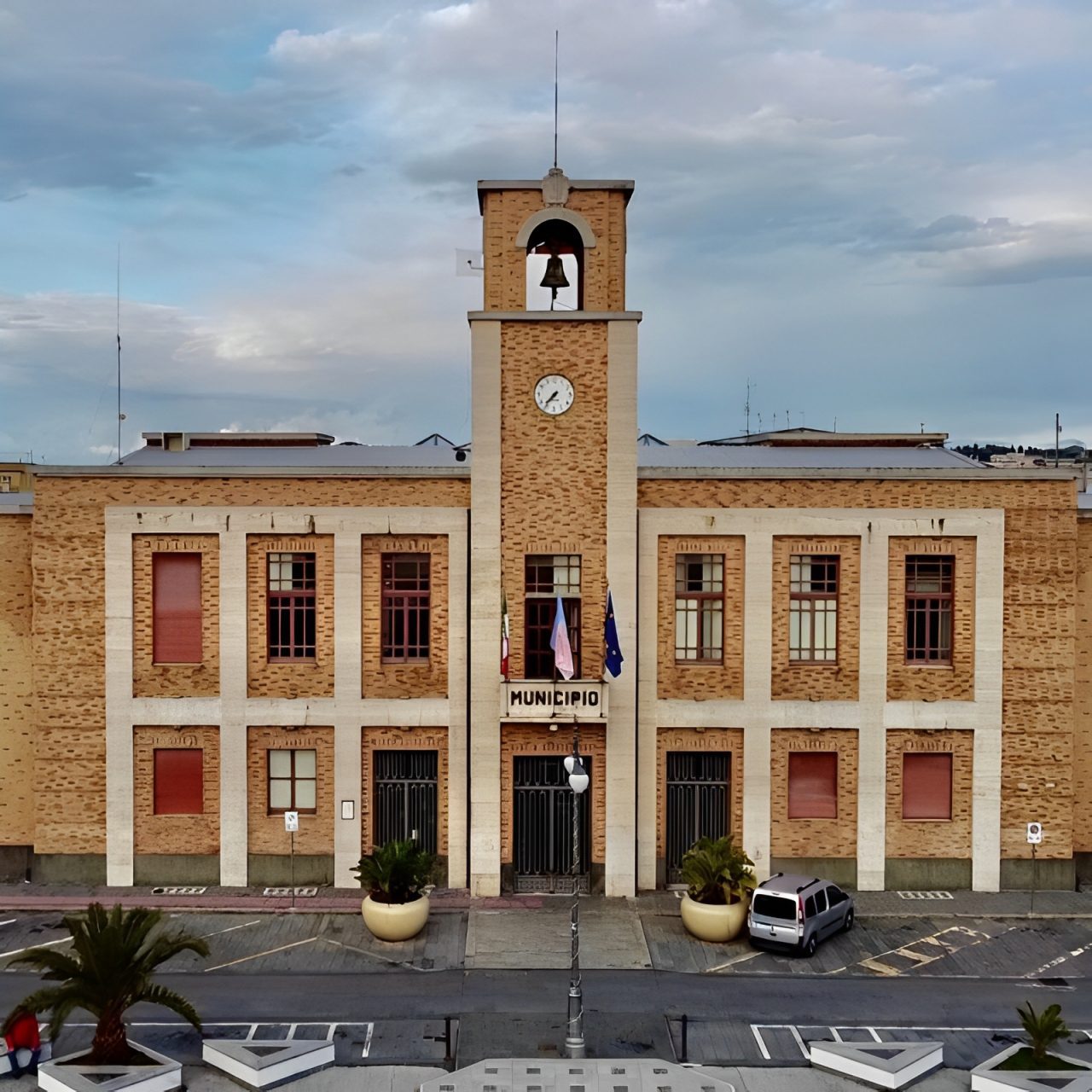 Consiglio comunale Vibo Valentia nel caos: salta il numero legale dopo ...