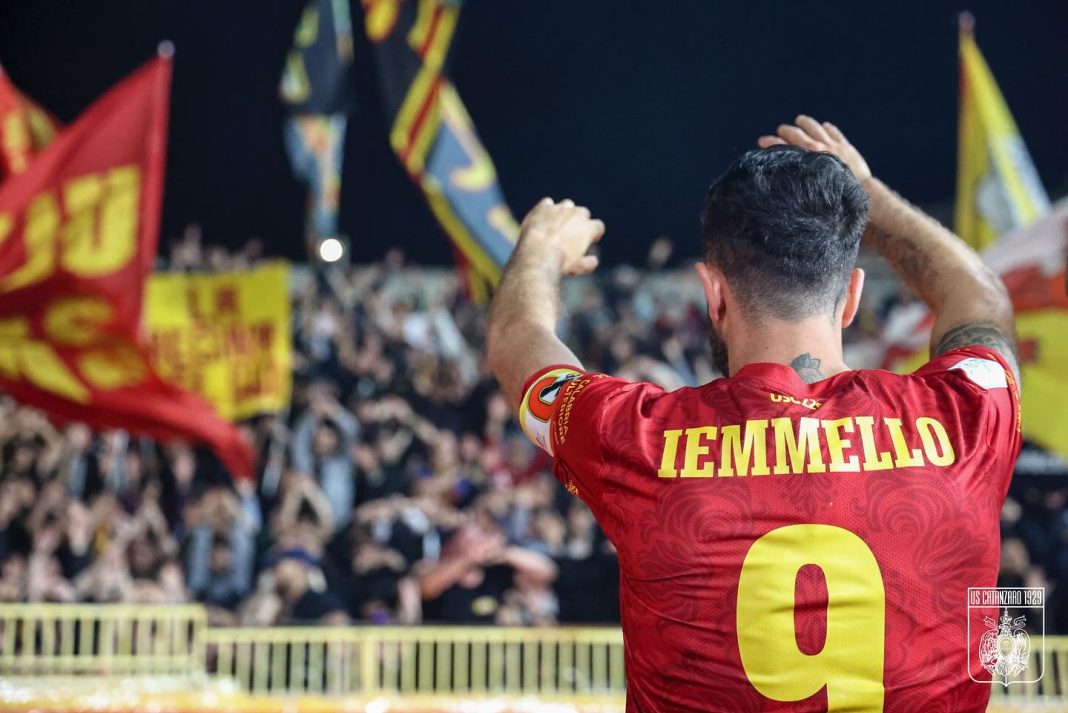 Fiamma Olimpica a Catanzaro, Pietro Iemmello si aggiunge ai tedofori ...