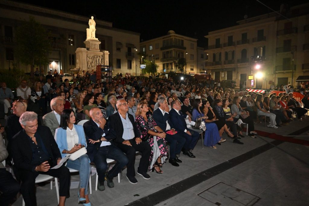 Reggio Calabria FilmFest, applausi e lacrime per Nicola Calipari ...