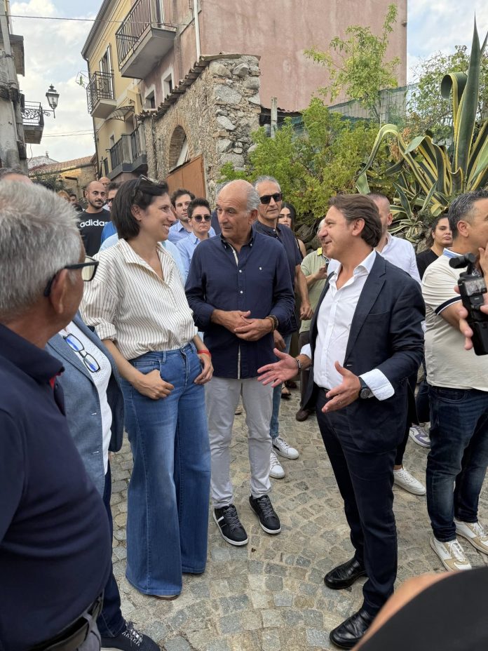 Elezioni regionali, la segretaria del Pd Elly Schlein "batte" la ...