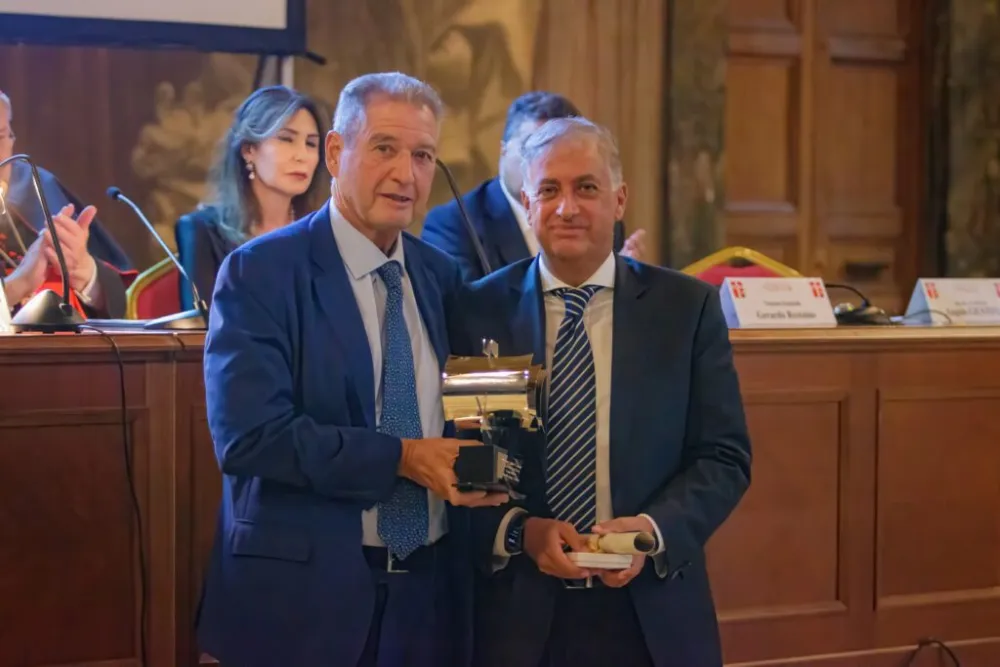 Dalla Calabria al Vaticano, il prof. Tassone premiato per la ricerca ...