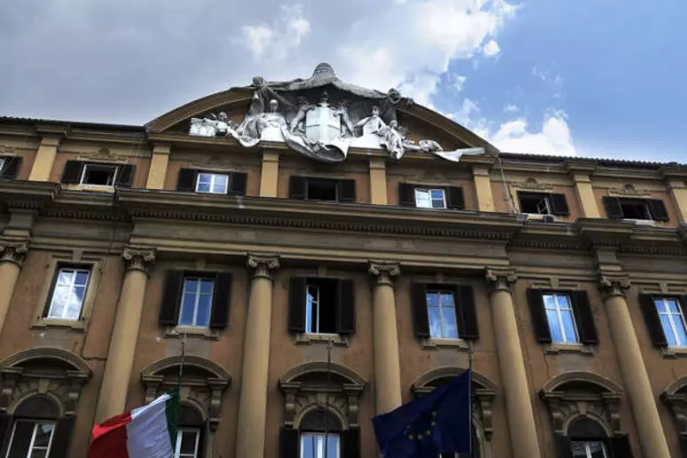 Famiglie e imprese fanno il pieno di Bot e Btp. La mappa aggiornata dei ...