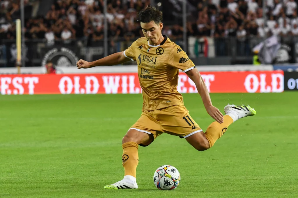 Il Catanzaro vuole rinforzare la fascia sinistra: Aurelio e Beruatto ...