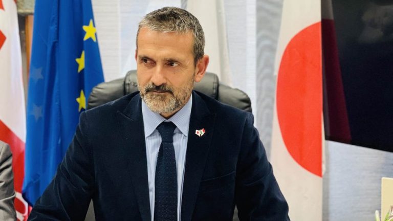 Macrì rilancia la sfida alla guida di Tropea, presentata squadra e ...